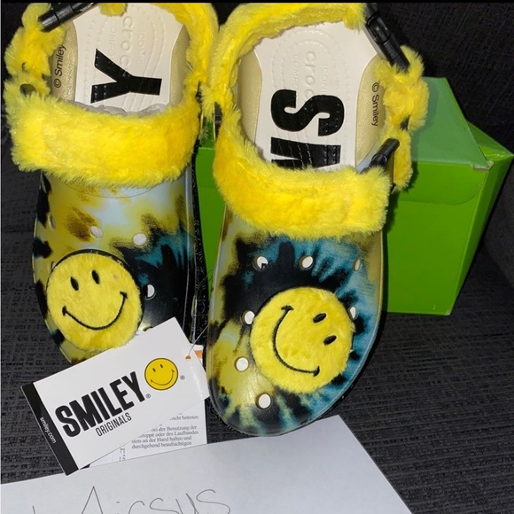 CROCS | Shoes | Smiley Bae Crocs W8 | Poshmark